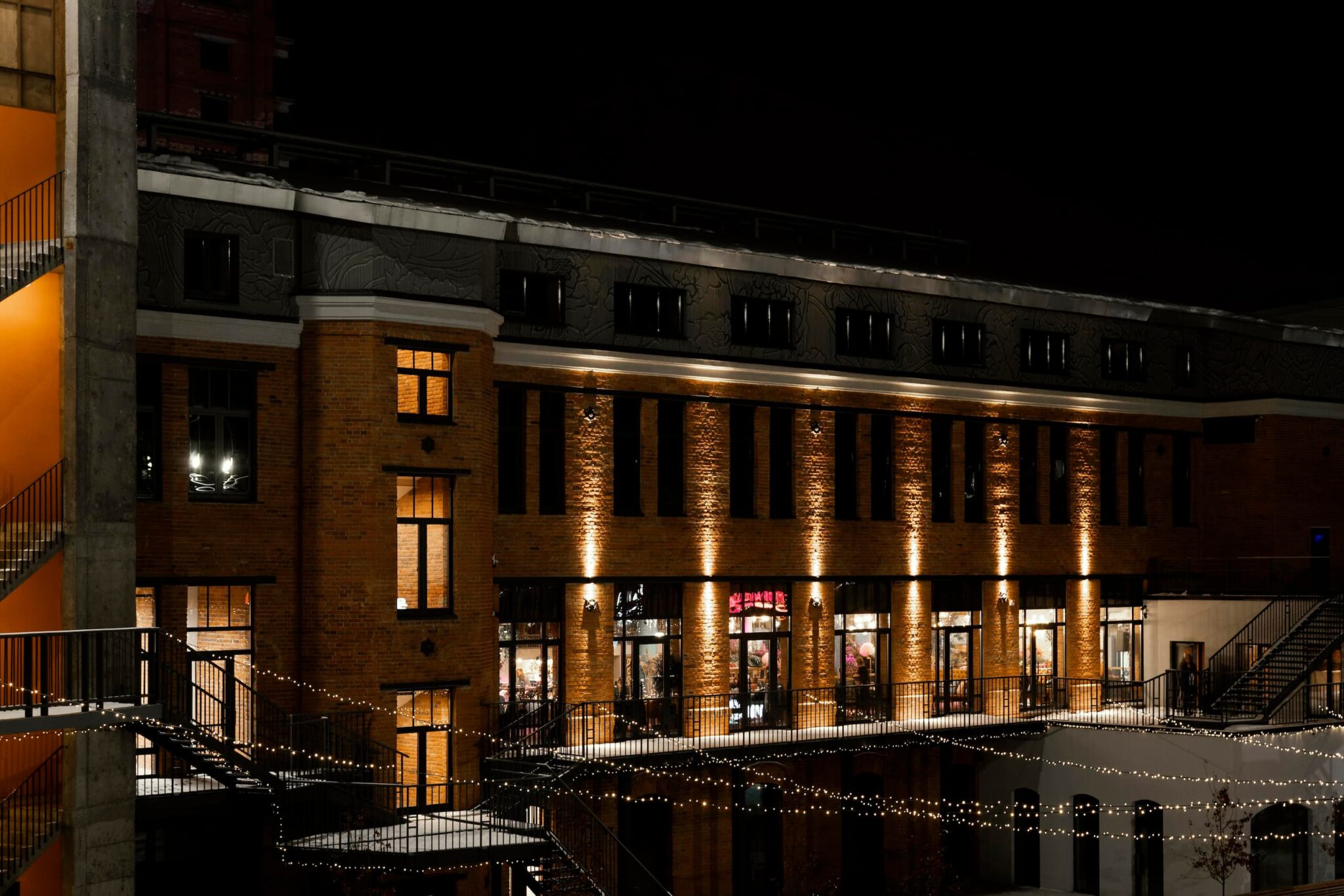 Commercial Lighting - Outdoor Potlight