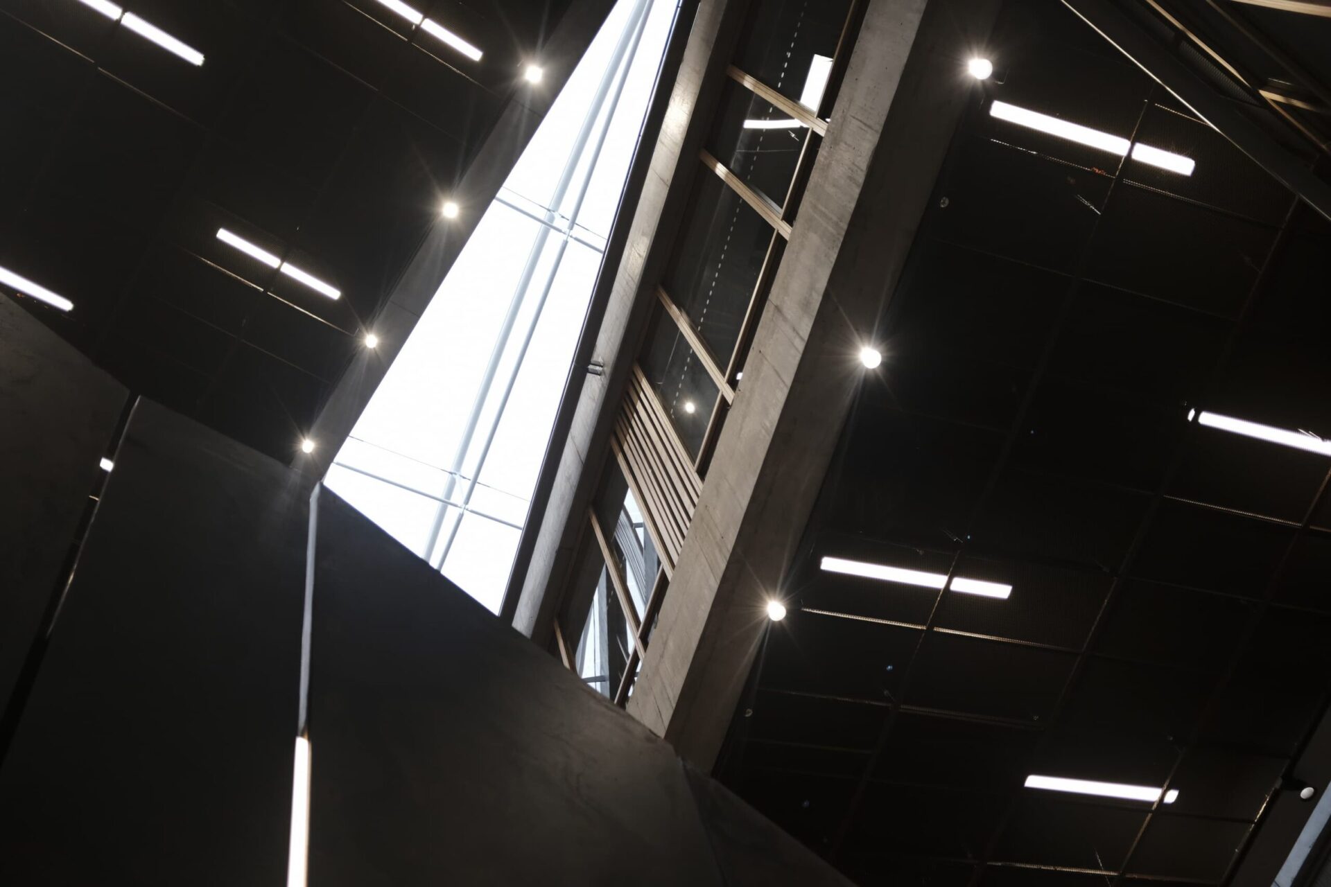 Commercial Lighting - Outdoor Potlights Canada